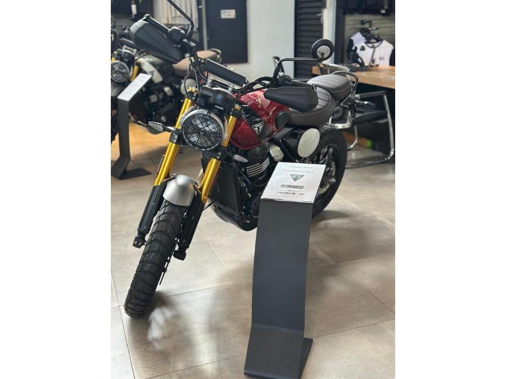 Triumph Scrambler Não Informado 25/25 - 4884124 - Contagem